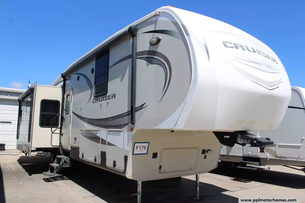 2016 Crossroads Cruiser 322RL 322RL | F176CL | by PPL